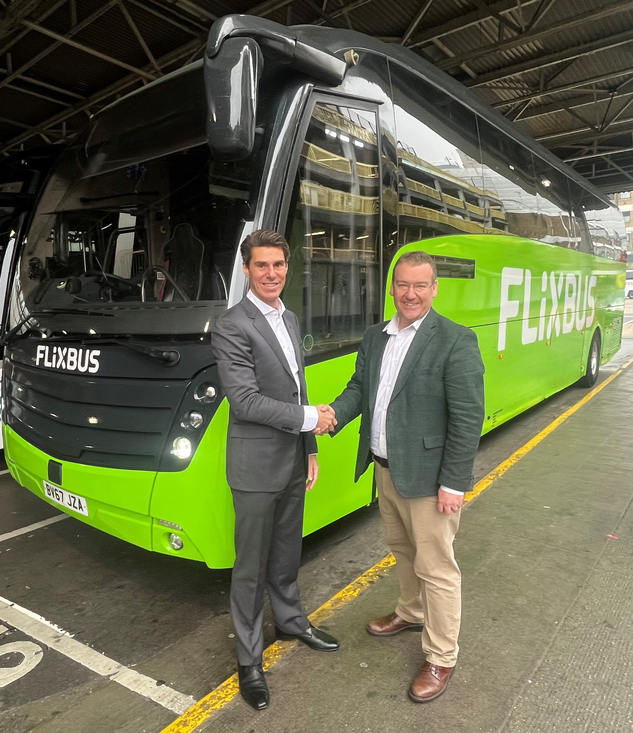 First Bus signs five-year deal with FlixBus as they partner to launch ...